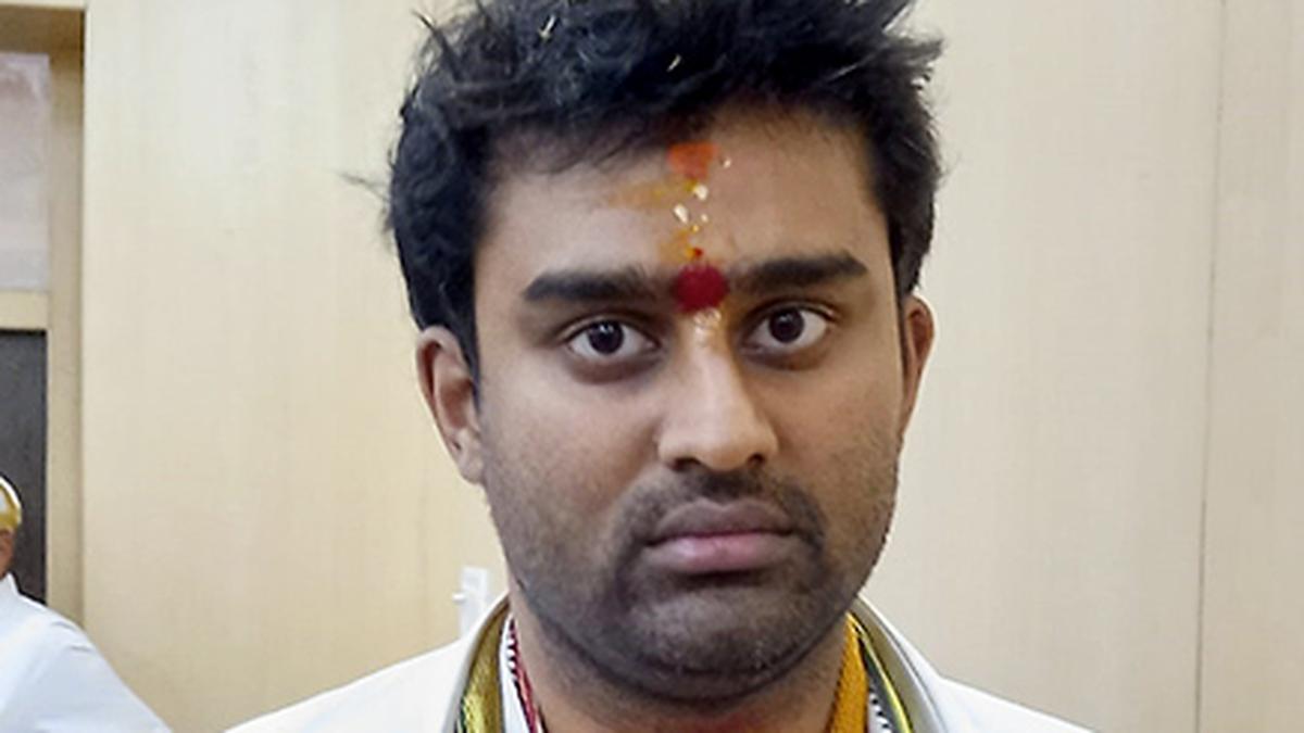 Suraj Revanna arrested by Hassan Police in sexual abuse case - Parami News